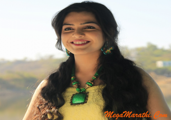 Aarya Ambekra Marathi Singer Actress Biography Info Wiki Songs