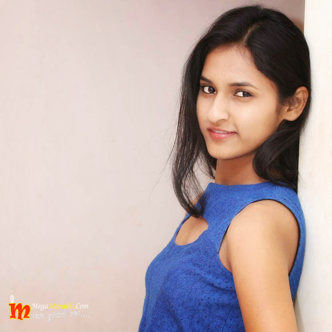 Shruti Kulkarni Marathi Actress Photos Images Pics Wiki Renu In TJR
